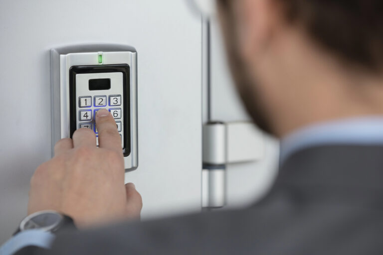 Access Control in Security: Methods and Best Practices Guide - Jade Alarm